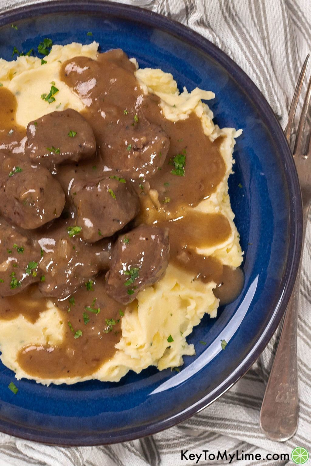 BEST Beef Tips and Gravy {Tender Beef Smothered in Brown Gravy - VIDEO ...