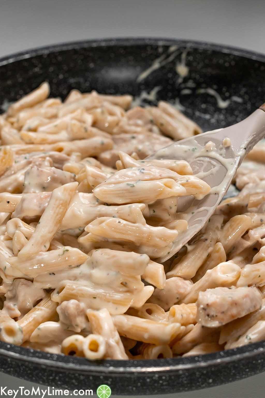 25-Minute Creamy Garlic Chicken Pasta Recipe {EASY Recipe with VIDEO ...