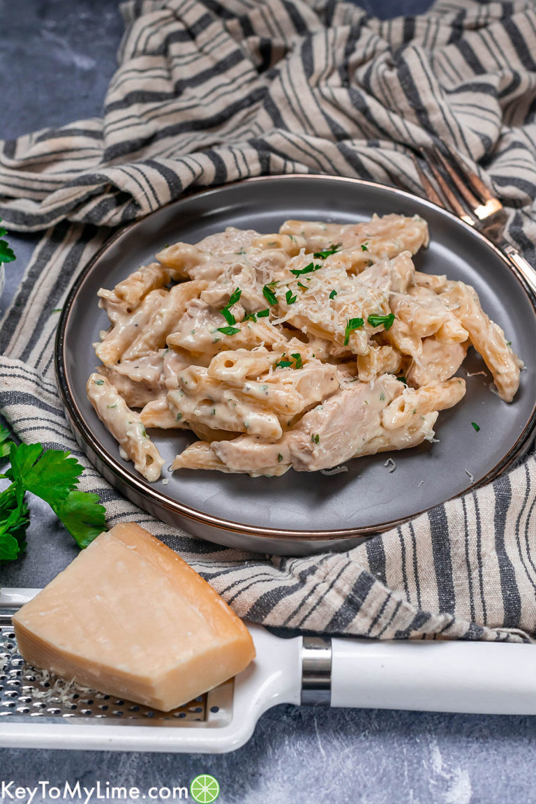25-Minute Creamy Garlic Chicken Pasta Recipe {EASY Recipe with VIDEO ...