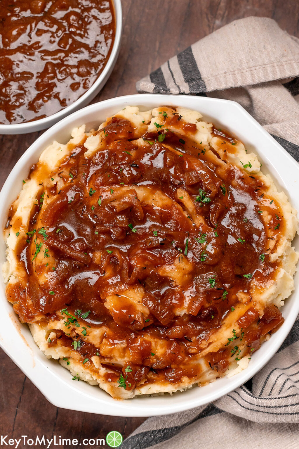 BEST Onion Gravy {Simple Caramelized Onion Gravy Recipe VIDEO} - Key To ...